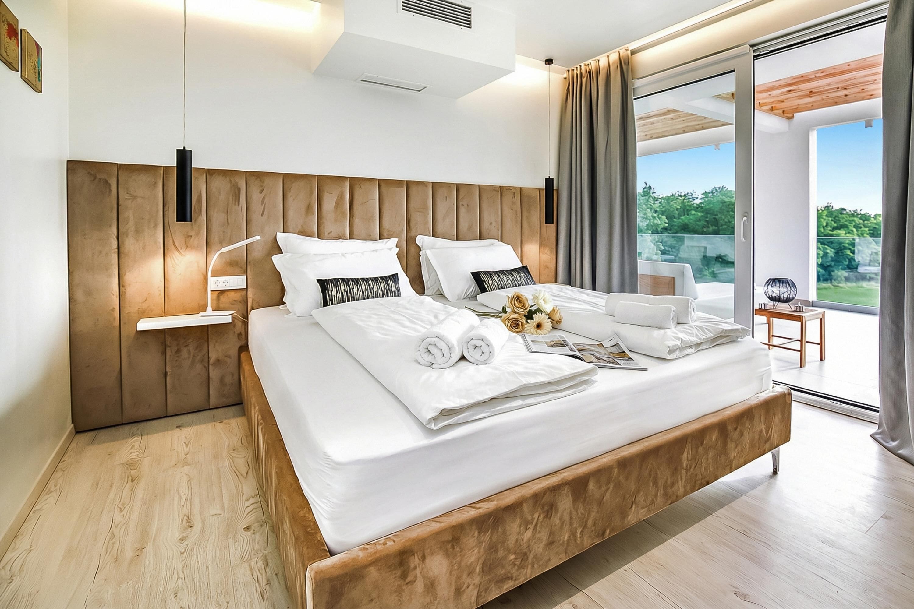 Villa Familiar, vários quartos (Luxury Villa Sonia With Wellness &) | 4 quartos, secretária adequada para computadores portáteis 