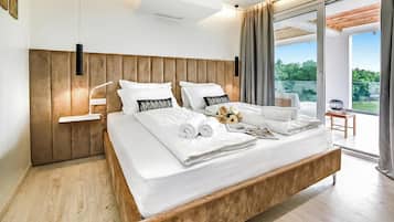 Villa Familiar, vários quartos (Luxury Villa Sonia With Wellness &) | 4 quartos, secretária adequada para computadores portáteis