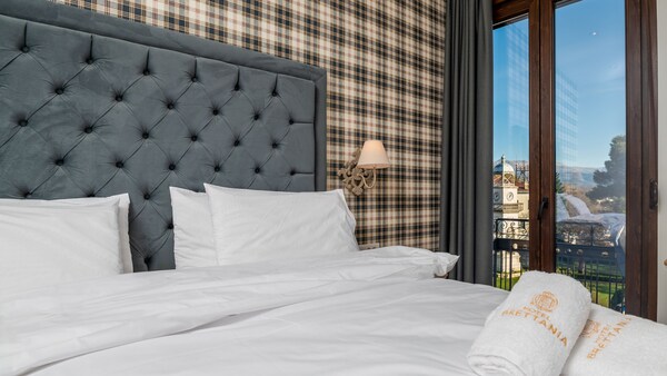 Brettania Hotel - Янина