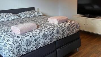 4 quartos, ferros/tábuas de passar roupa, Wi-Fi de cortesia