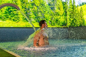 Sauna seca, banheira de hidromassagem, sauna a vapor
