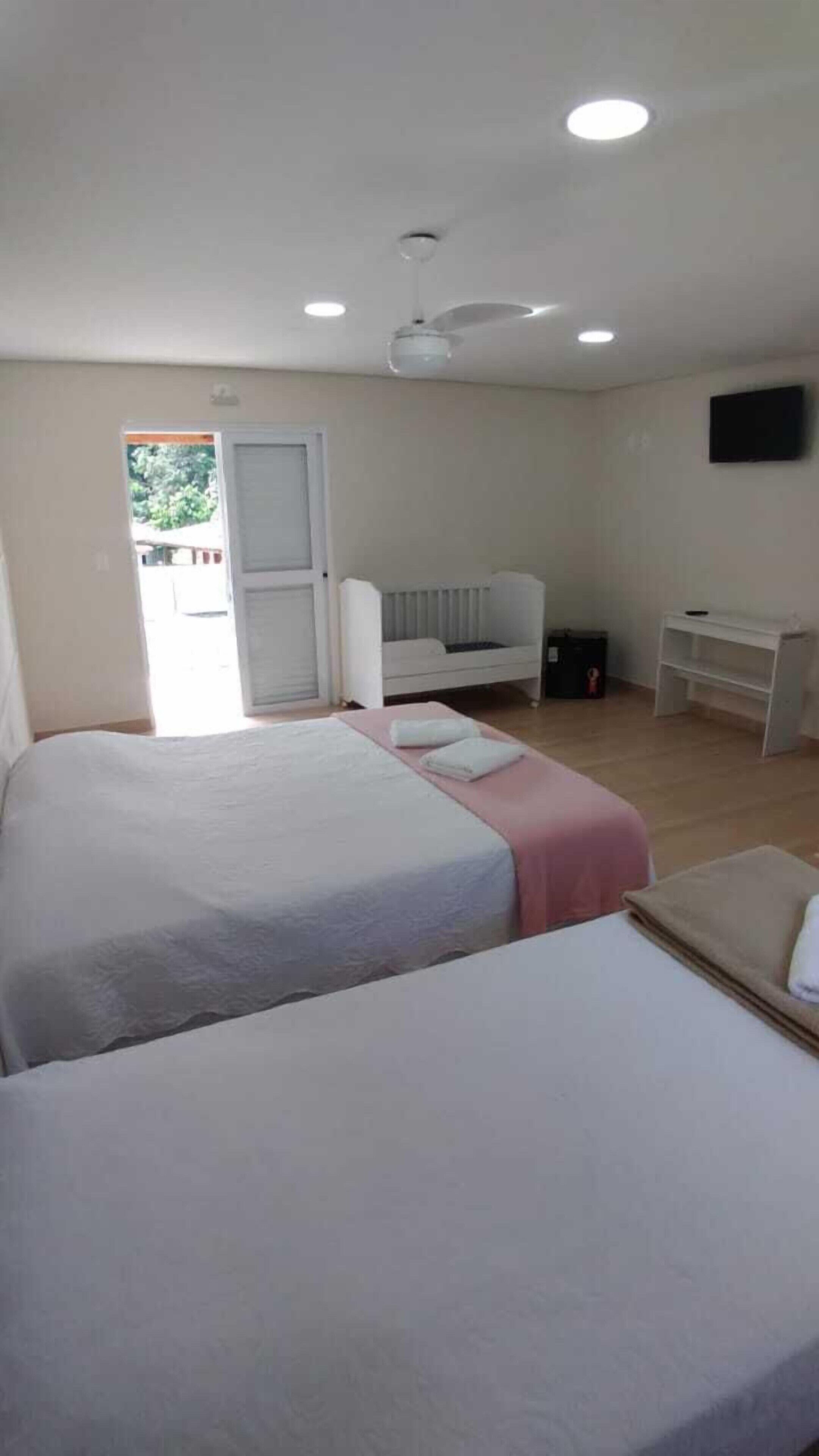 Wi-Fi de cortesia, roupa de cama