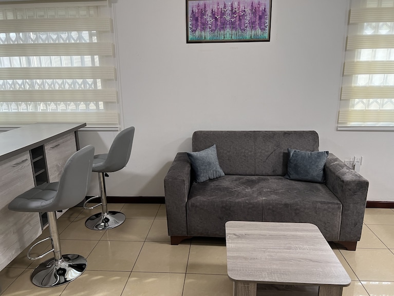 Quiet Escape, Good Security And Serene Environment - Accra