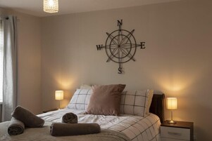 3 quartos, individualmente decorados, individualmente mobiliados