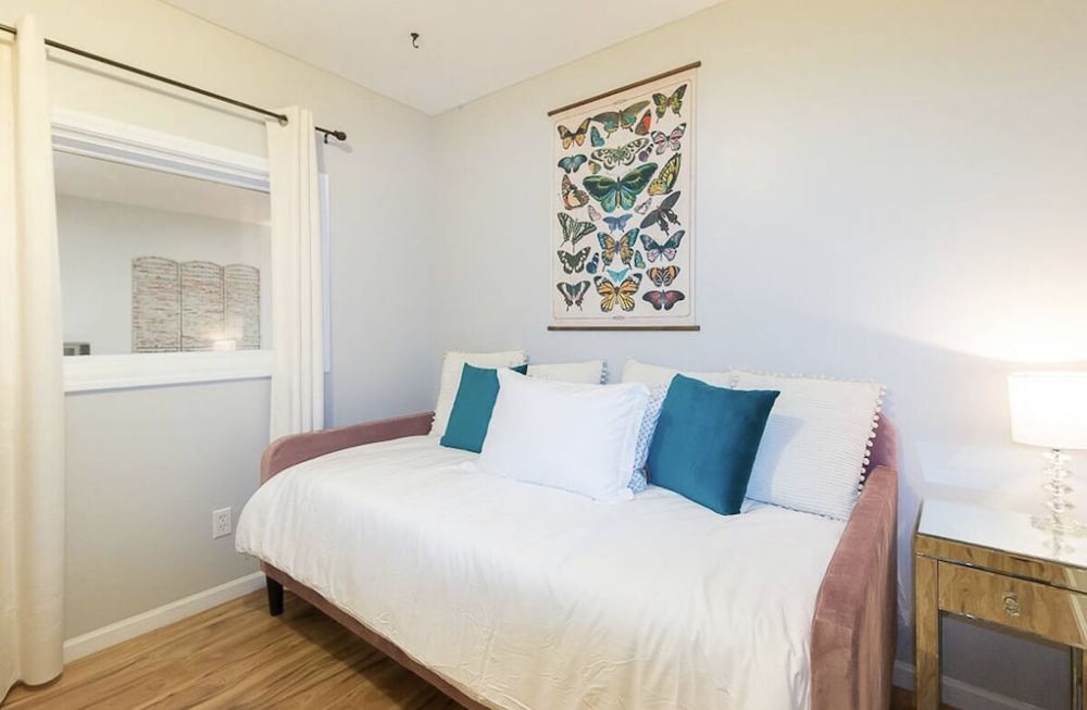 Adorable Guest House Near Ku Campus - Lawrence, KS