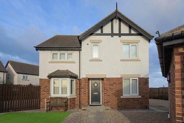 Coastal View - Seahouses