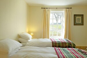 3 quartos, com decoração personalizada, com mobília individualizada