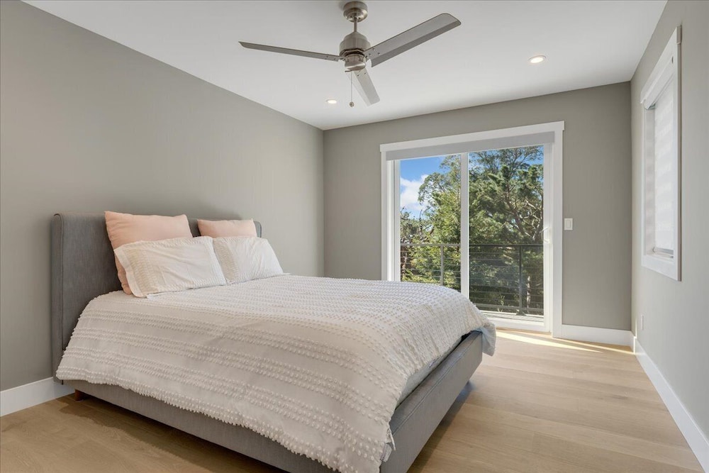 Ocean View, Brand New 3000 Sq-ft Modern Home - Watsonville, CA