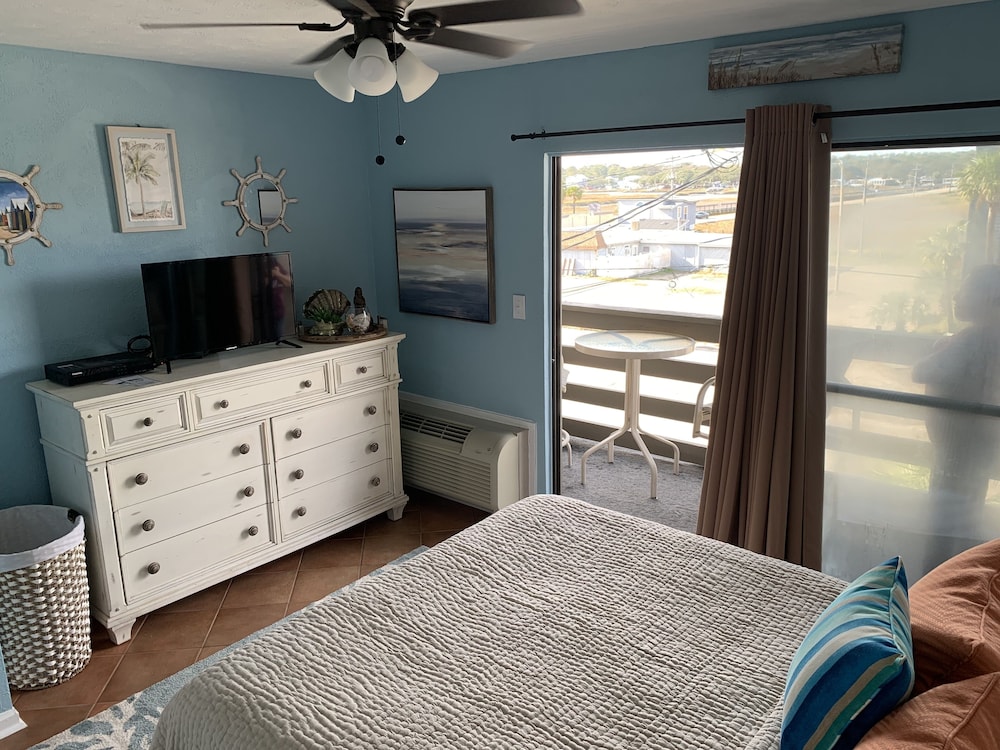 Steps Away From Garden City Pier And Beach! - Garden City, SC