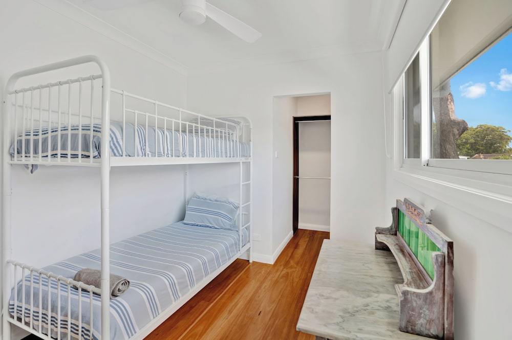 Bateau Bay Retreat - Central Coast