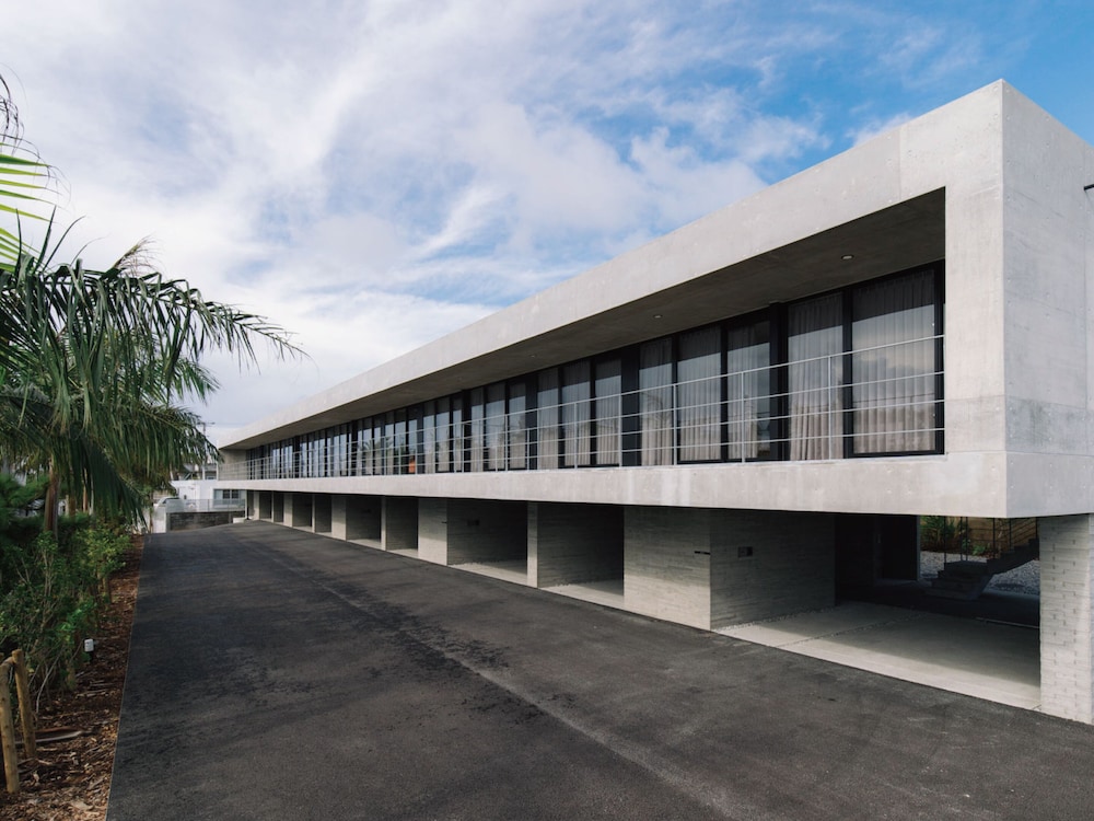 Bosco Yomitan Resort Condminium - Okinawa