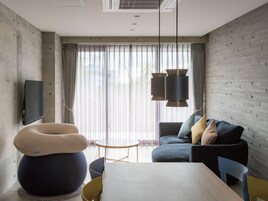 Condo (1) | 2 quartos, escrivaninha, Wi-Fi de cortesia, roupa de cama