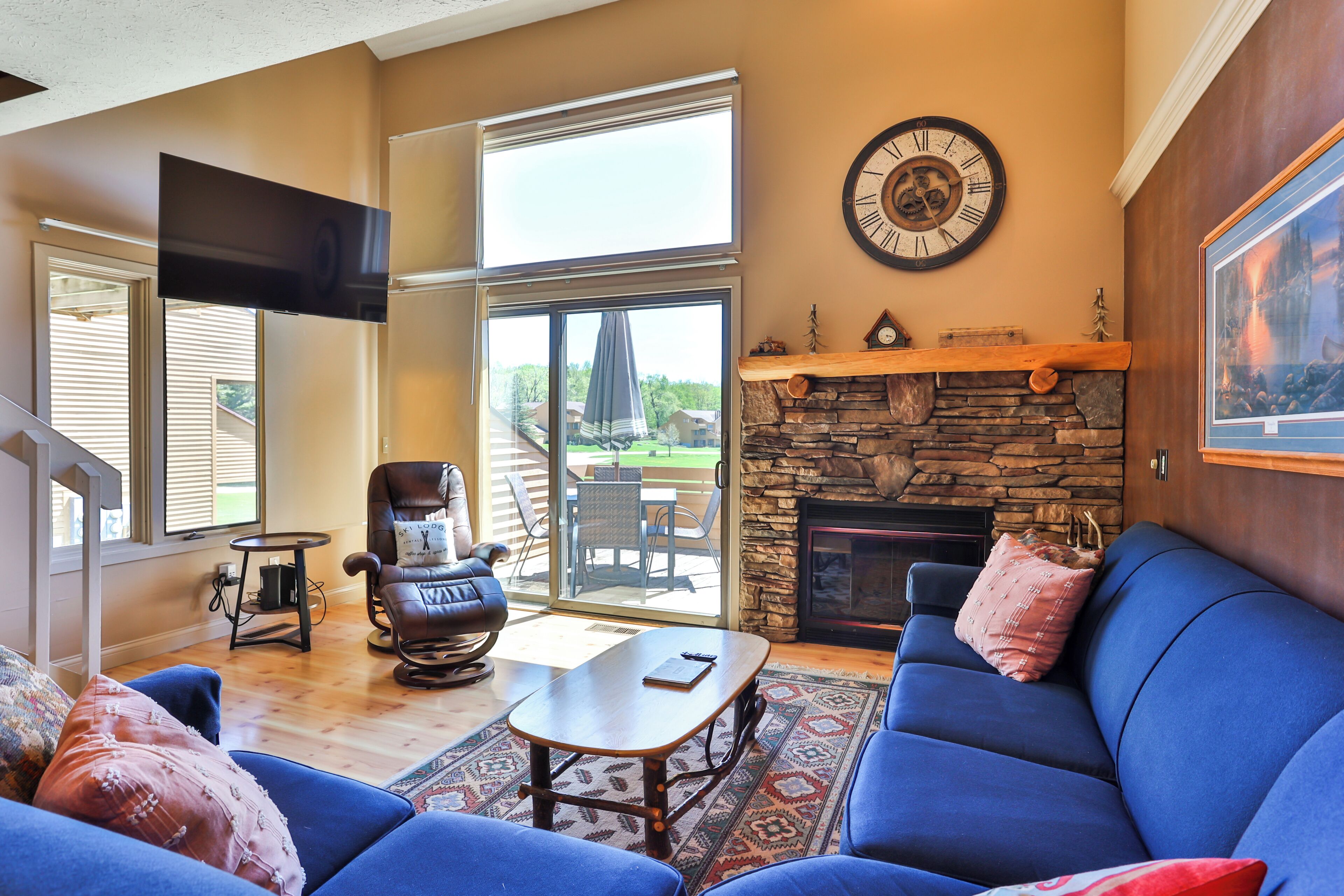 Trout Creek Condo #44 - 3 Bedroom Loft, 2 Baths - Petoskey, MI