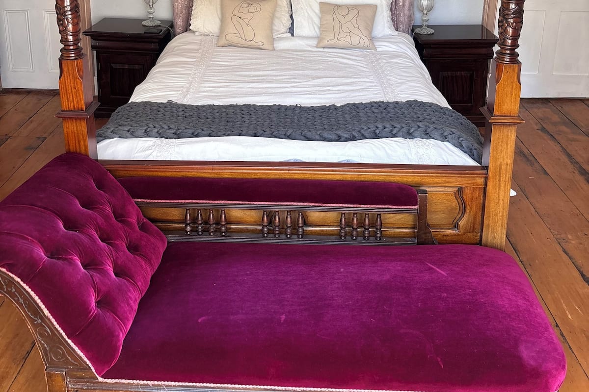 Quarto luxo | Roupas de cama premium, cortinas blackout, ferros/tábuas de passar roupa