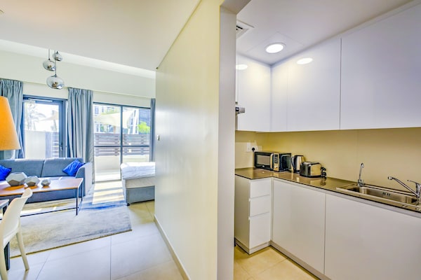 Expo Village Serviced Apartments - Dubaj