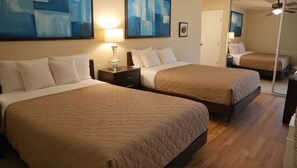 Apartamento, 2 quartos | Com decoração personalizada, com mobília individualizada, secretária 