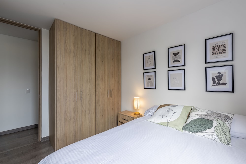 3 Bed 2.5 Bath Modern Apartment In Laureles - Medellín