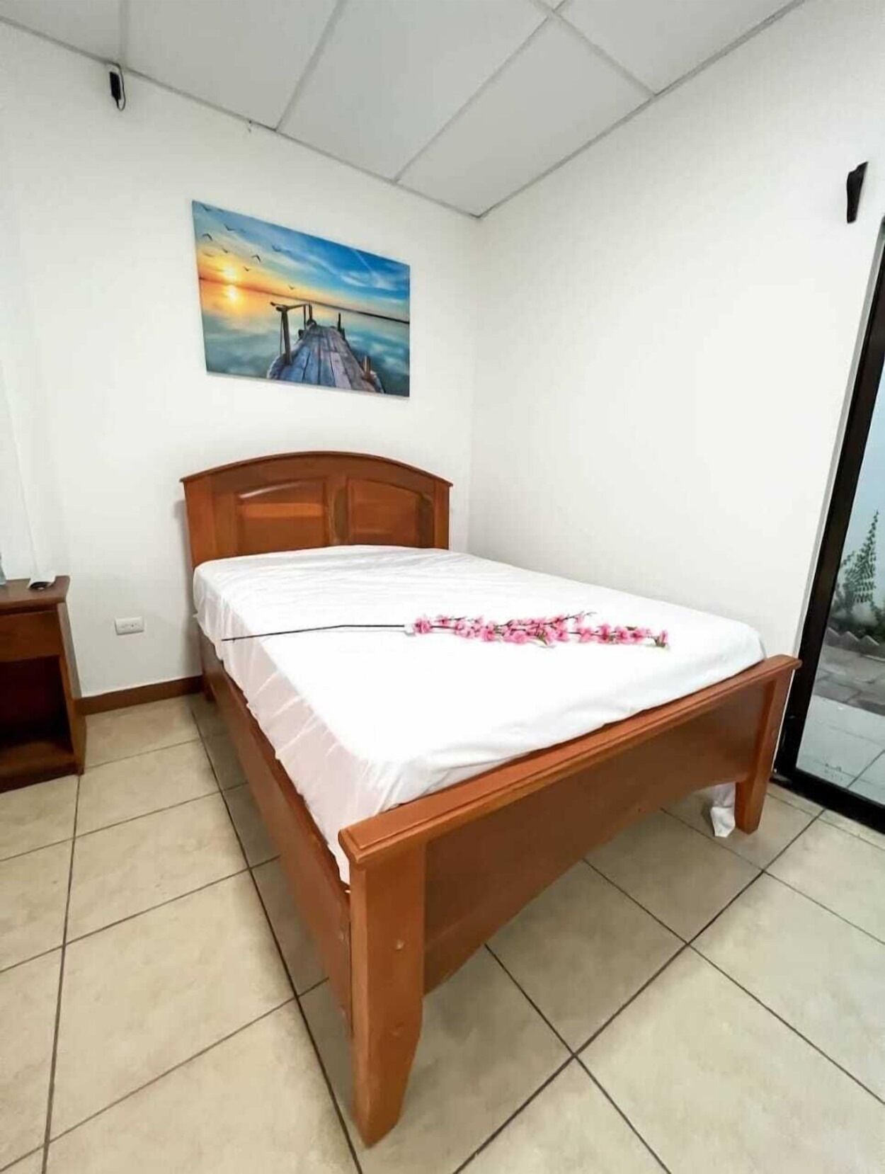 Wi-Fi de cortesia, roupa de cama