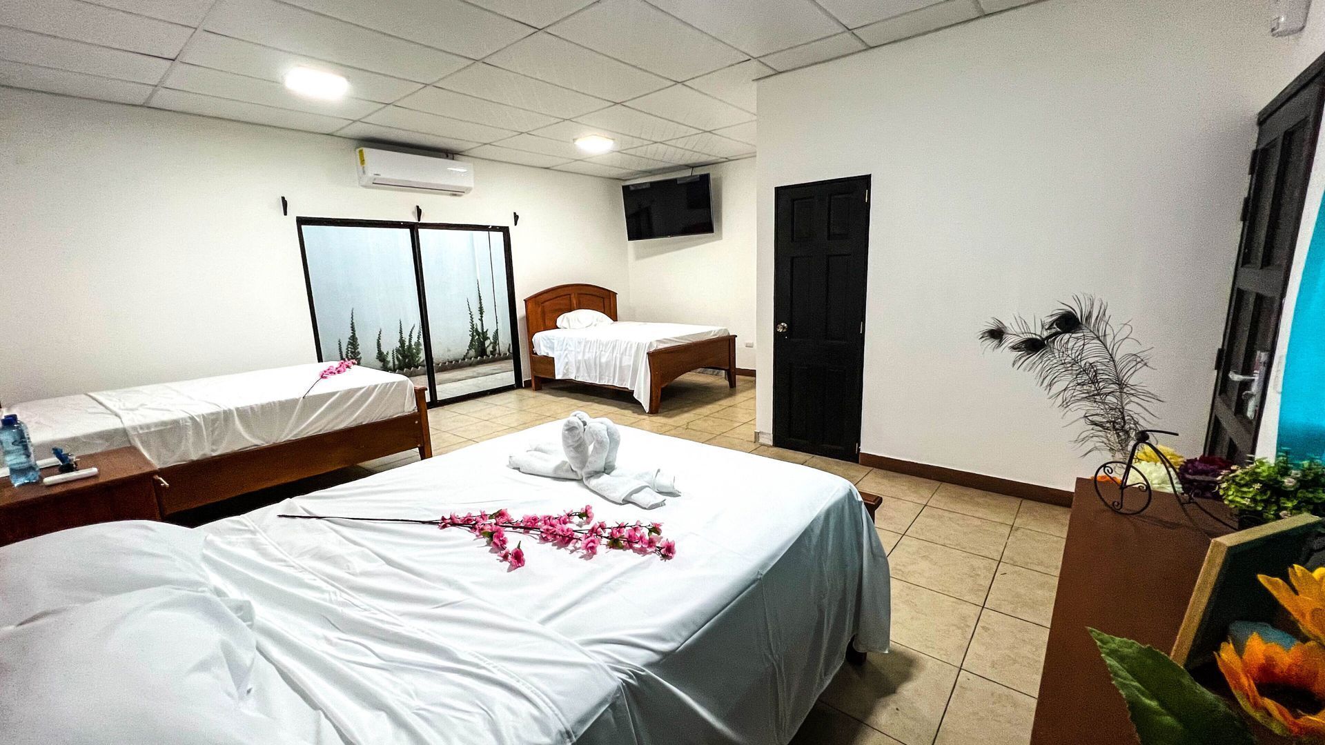 Wi-Fi de cortesia, roupa de cama