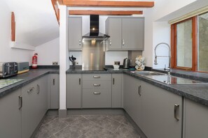 Casa de Campo | Cozinha privada | Um frigorífico, uma máquina de lavar louça, uma chaleira elétrica