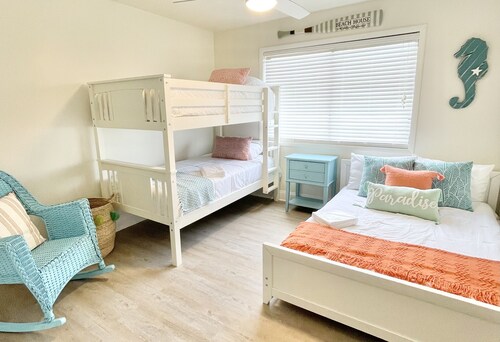 Newly Remodeled, Oceanfront Condo In Kure Beach - Kure Beach, NC