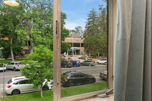 Condo, várias camas, varanda, vista para o jardim (220 Peterson St Unit 5) | Parte interna