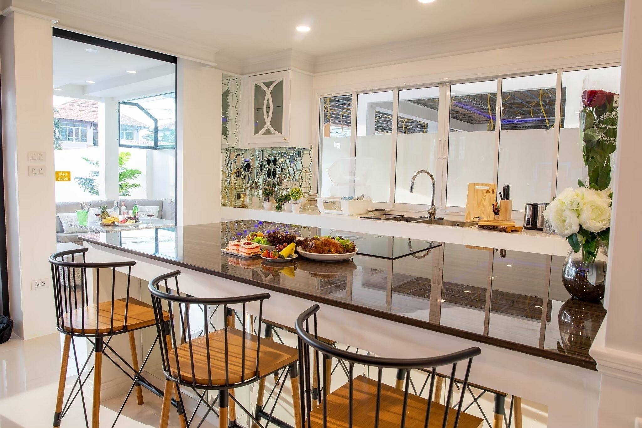 Vila superluxo | Cozinha privada | Geladeira, micro-ondas, fogão, panela elétrica de arroz