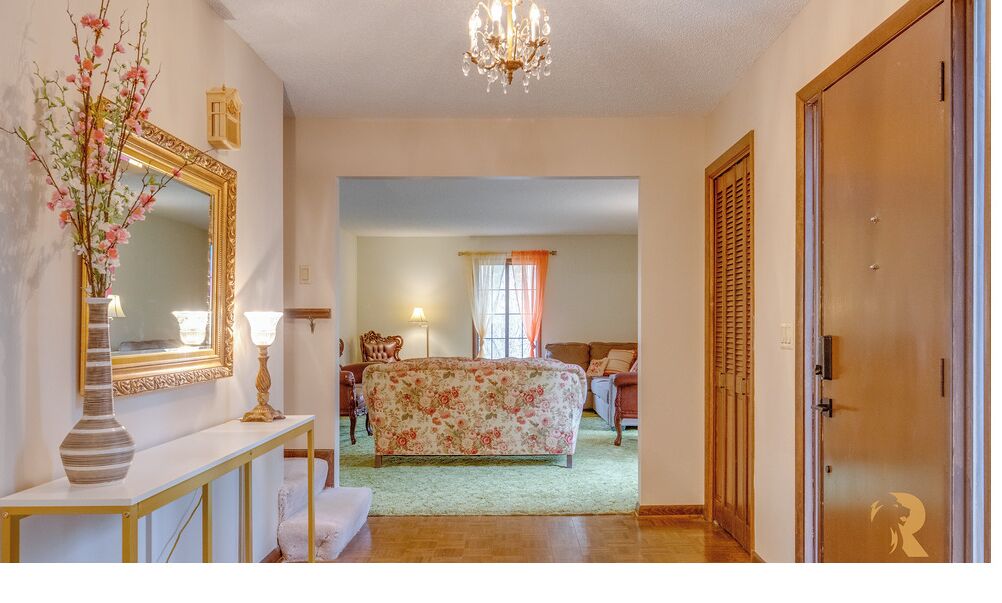 Huge 3 Story House Minutes From The Lake! - Mountain Home, AR