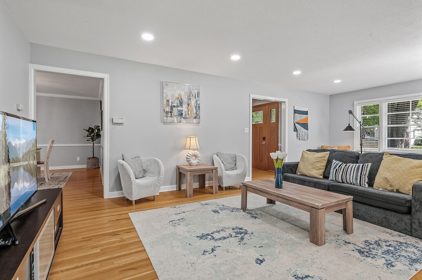 1419-walk To Mayo St Mary-ritabnb Cheerful 5br+6baths,1 Min Walk To St.marys - Minnesota