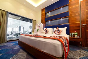 Suíte executiva, 1 cama King, para não fumantes, vista para a cidade | Roupas de cama de algodão egípcio, roupas de cama premium