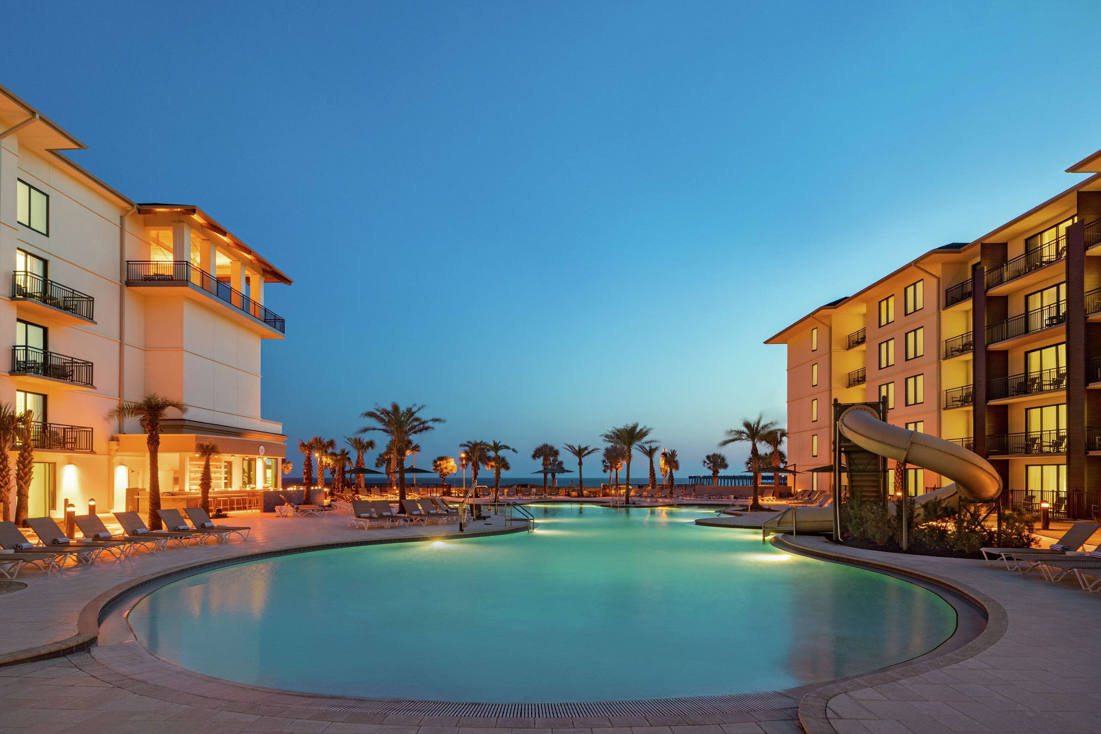 Piscina exterior, da(s) 8:00 à(s) 17:00, guarda-sóis 