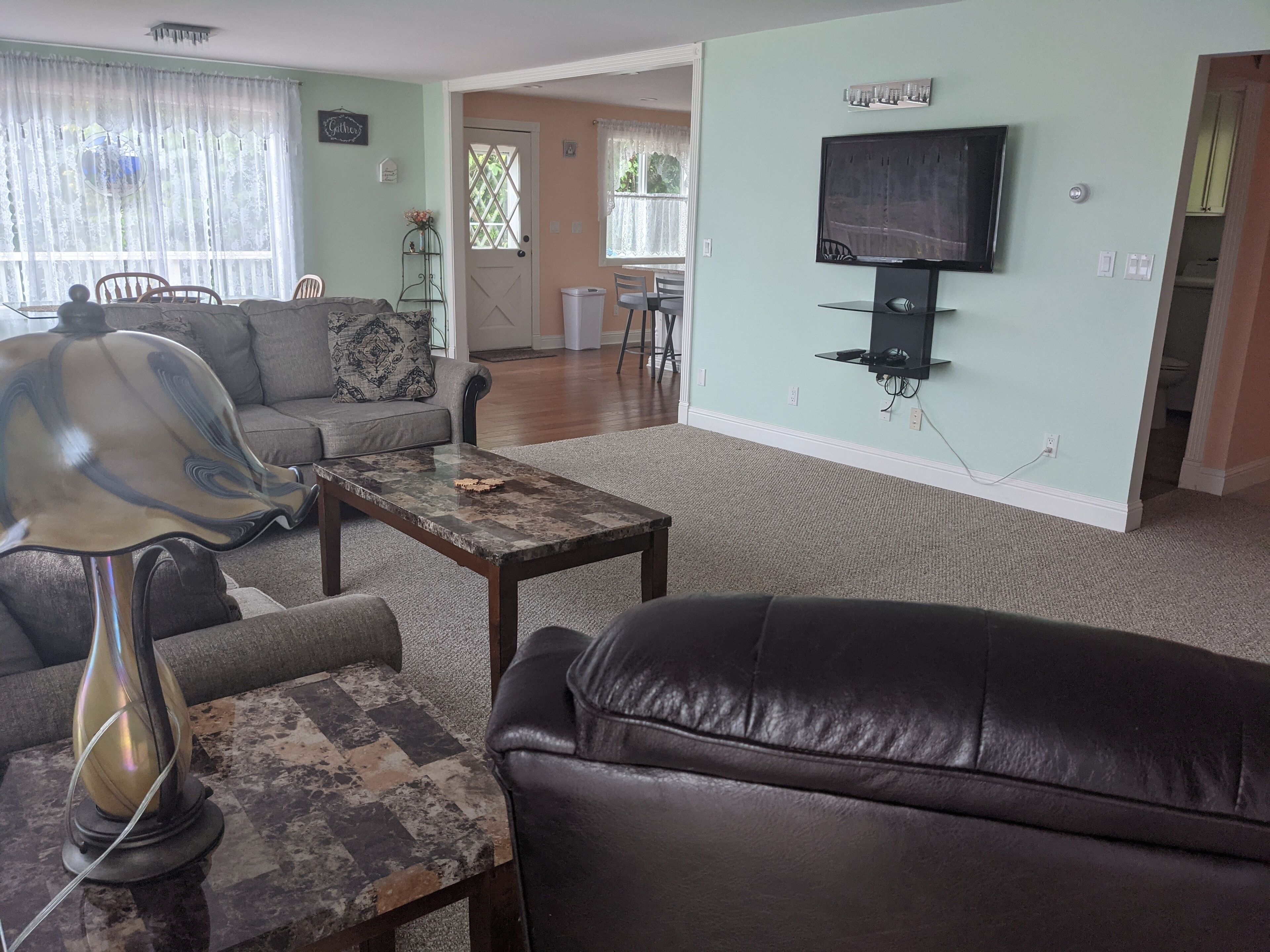 Cozy Apartment With Bay View - Coos Bay, OR