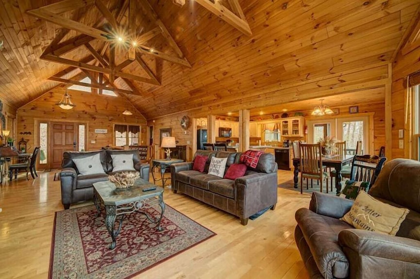 Animal Crossings*near Town*game Room*4 En Suites - Blue Ridge