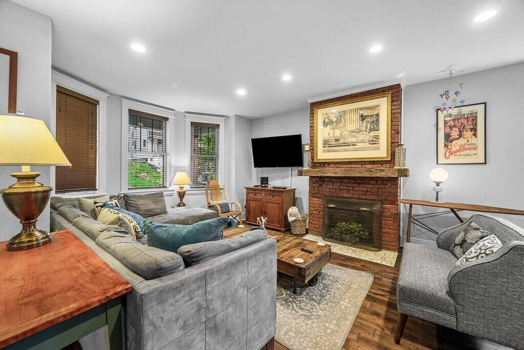 Spacious Family Home  Walk To Scenic Overlooks! - Pittsburgh, PA