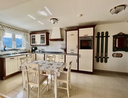 Apartamento Comfort, 2 quartos, cozinha, vista para a montanha | Cozinha privada | Um frigorífico/congelador grande, um micro-ondas, um forno 