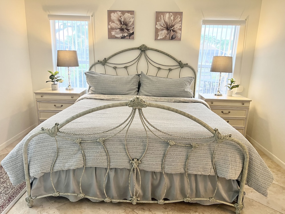 Exclusive Lely Resort House -Private Pool -Sleeps 6 - Naples, FL
