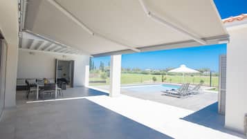 Villa, 3 quartos, piscina privativa, vista para o jardim | Terraço/pátio interior