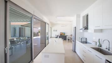 Villa, 3 quartos, piscina privativa, vista para o jardim | Cozinha privada