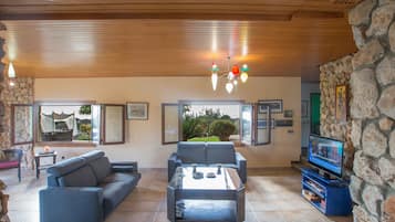 Villa, 4 quartos, piscina privativa, vista para o jardim | Interior