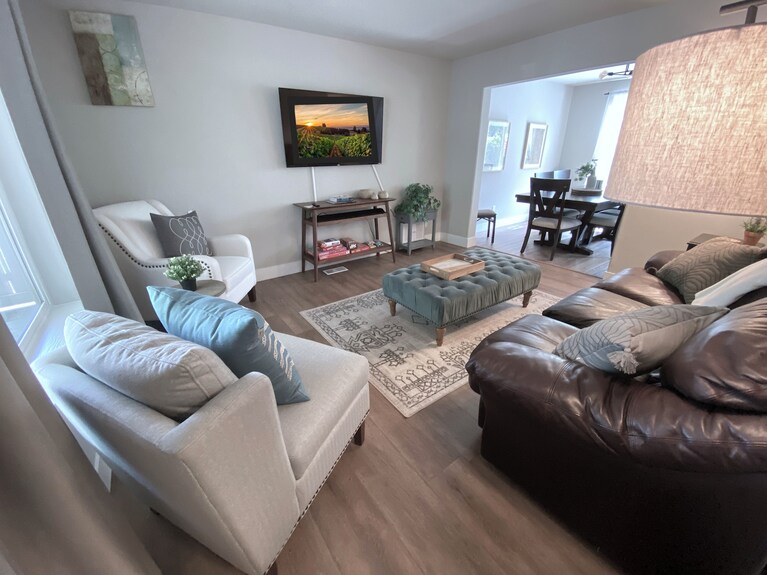 Book Now For New 2026 Specials! Fire-pit, Garage Games, Wine Country Relaxing - Newberg, OR