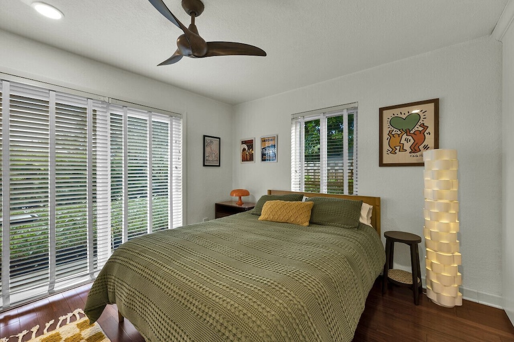 Chez Jasmin: Sunny Home & Hot Tub Minutes To Beach! - Tamarac