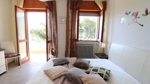 Casa, 2 quartos, sacada, vista para o jardim | 3 quartos