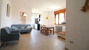 Casa, 2 quartos, sacada, vista para o jardim | Opções para refeição