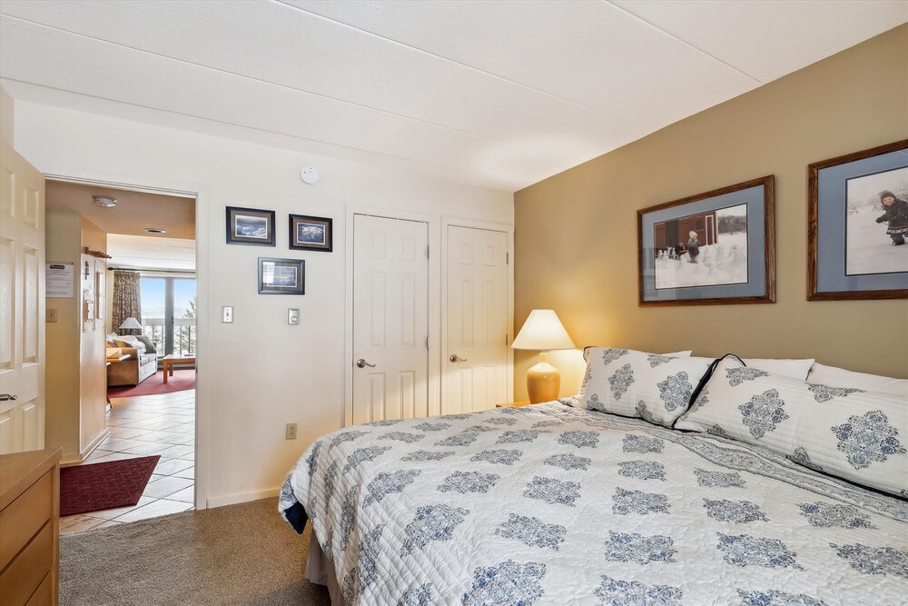 Pinnacle A14 Wonderful Condo Located At The Base Of Killington With A Shuttle Bus To The Mountain Everyday Of The Week. The Outdoor Pool, Hot Tub, And, Tennis Courts Are Open During Summer Only. - Killington, VT