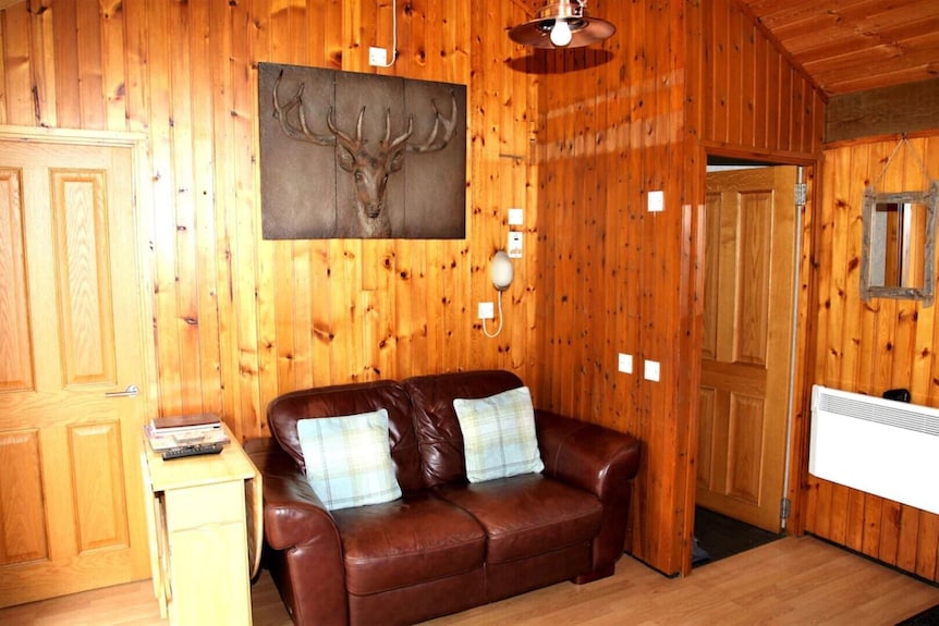 Elevated Loch View Cabin With Wifi, Electric Hot Tub And Mountain Views - Loch Awe