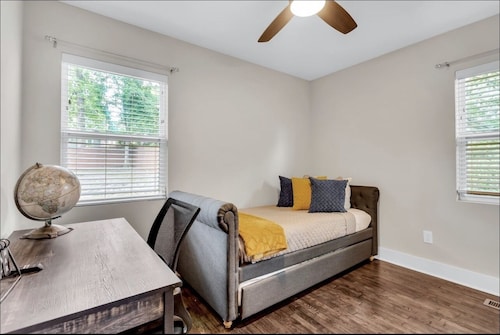 Blue Door Bungalow - Atlanta, GA