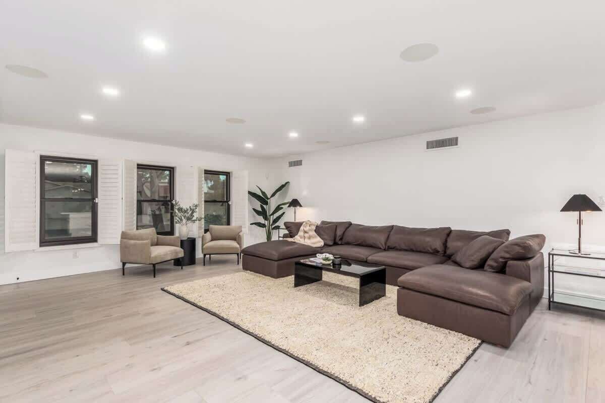 Ace Retreat |2 Primary's Pool, Spa & Putting Green - Phoenix, AZ