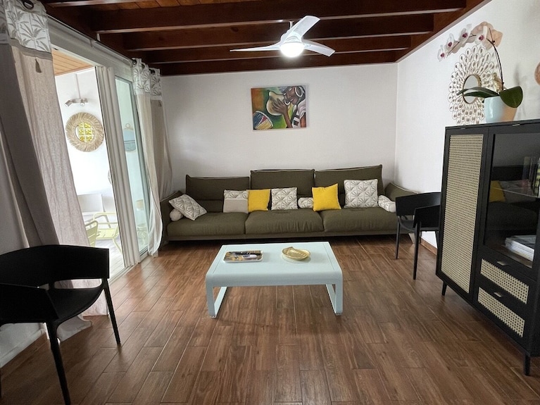 Villa Tropicale Avec Piscine Partagée Et à 2 Minutes De La Plage - Saint-Gilles les Bains