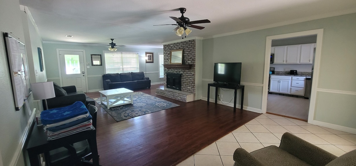 The Red Hen: Staycation! Swimming, Man Cave, Atari - Woodhaven - Fort Worth