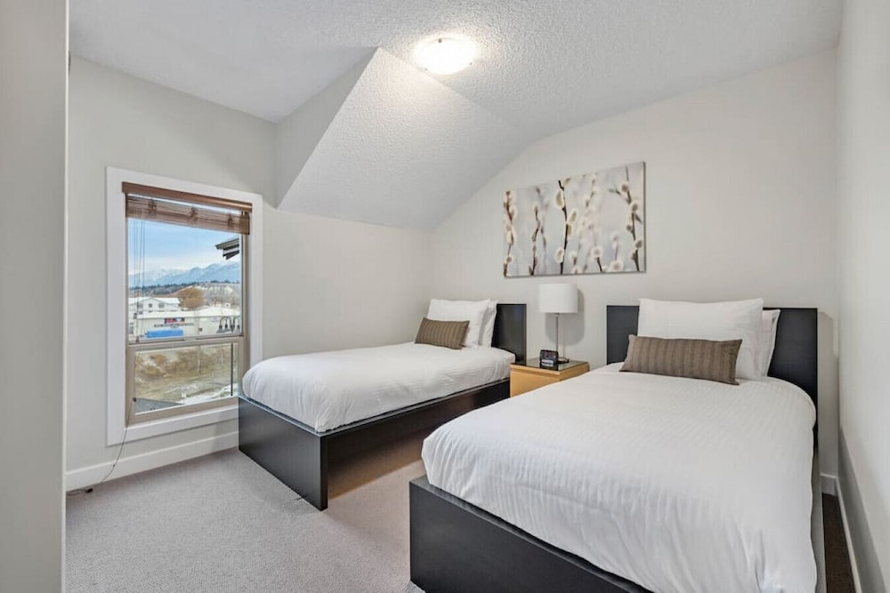 En Pointe | Top Floor | Pool | Hot Tub | Gym - Invermere